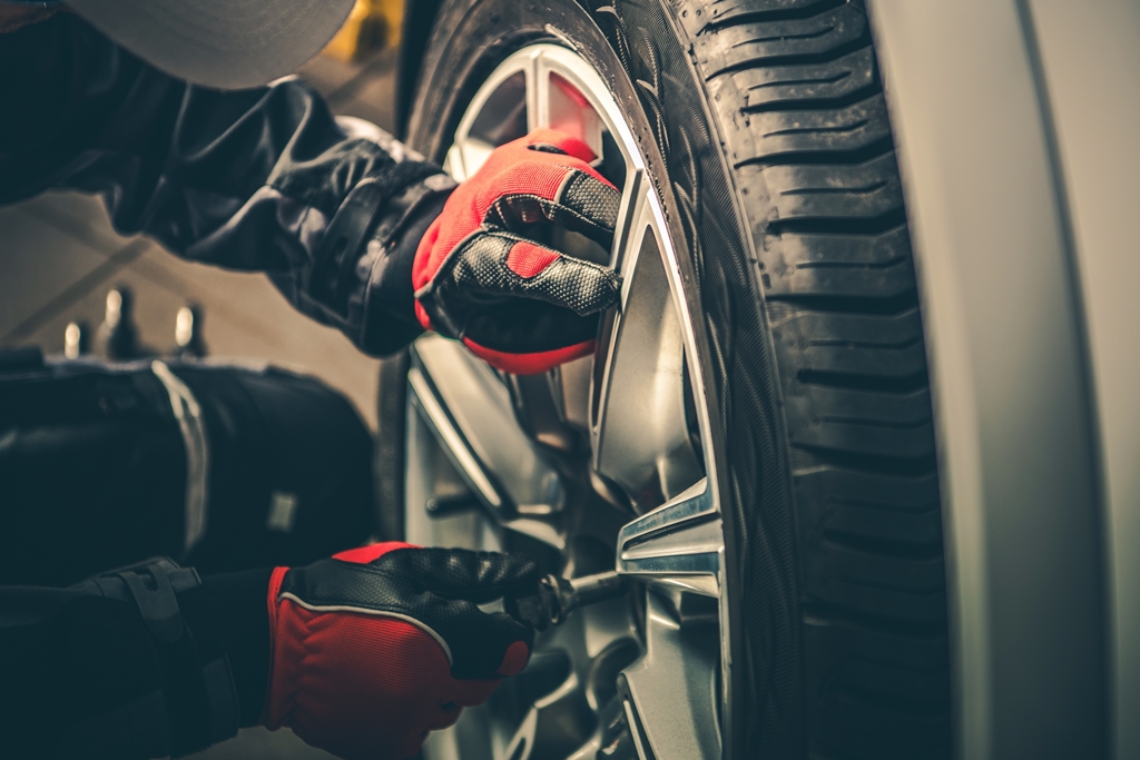 Tire Rotation: How & Why You Should Rotate Your Tires - In The Garage ...