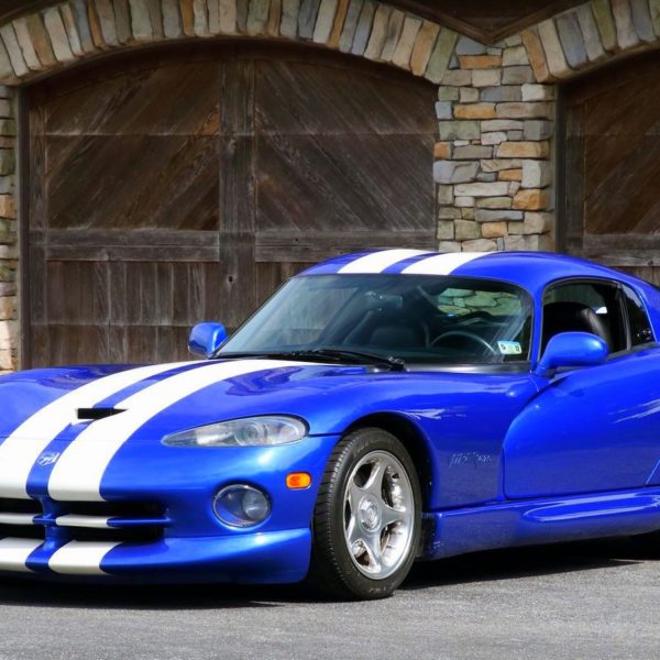 How Fast Is the Dodge Viper? - In The Garage with CarParts.com