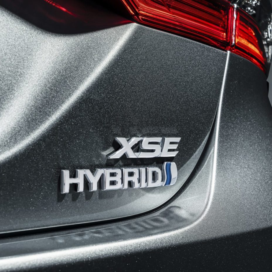 How Much Trunk Space Does the Toyota Camry Have? - In The Garage with ...