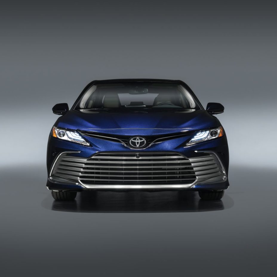 How Much Trunk Space Does the Toyota Camry Have? - In The Garage with ...