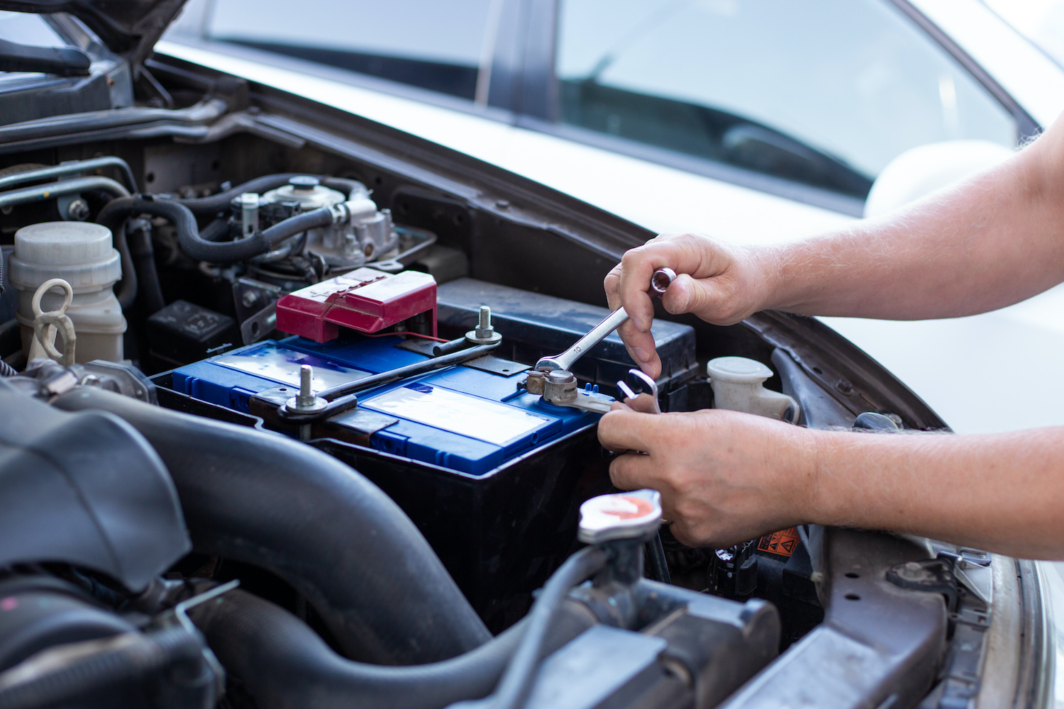 5 Signs of a Bad Battery - In The Garage with CarParts.com