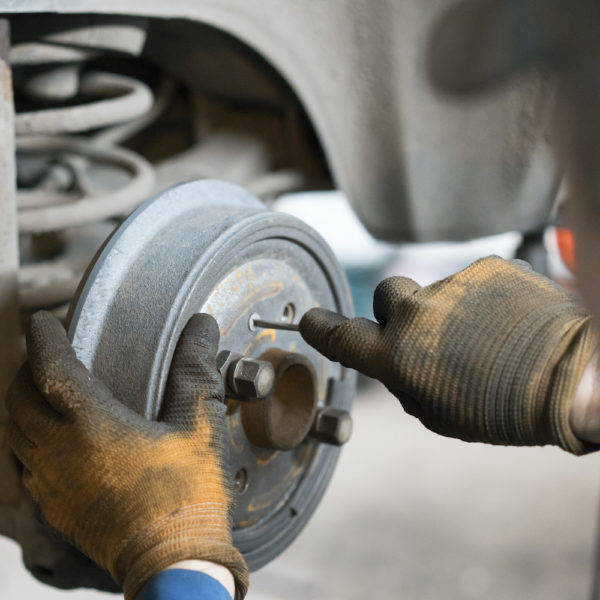 How to Bleed Brakes With a One-Man Brake Bleeder Kit - In The Garage ...