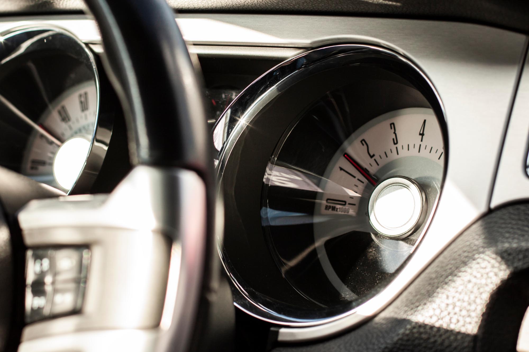What is a Tachometer? Types, Replacement Cost, and More - In The Garage ...
