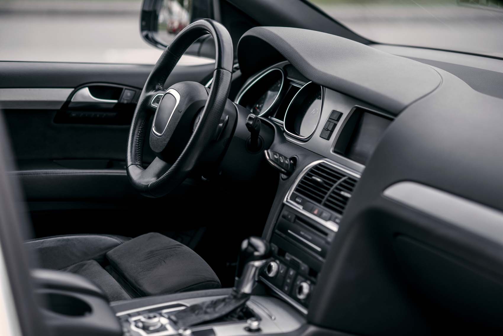 Spruce Up Your Interior With These Dashboard Accessories In The