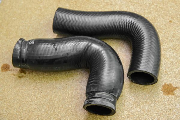 Radiator Hose Problems: 6 Symptoms of a Bad or Failing Radiator Hose ...