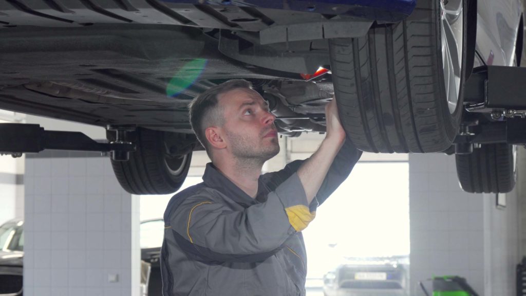 Symptoms of Bad Leaf Springs, Plus FAQ - In The Garage with CarParts.com