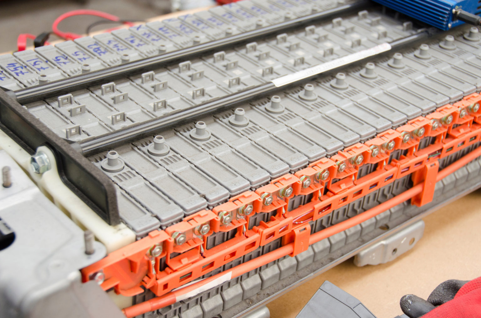 10 Frequently Asked Questions About Hybrid Vehicles - In The Garage ...