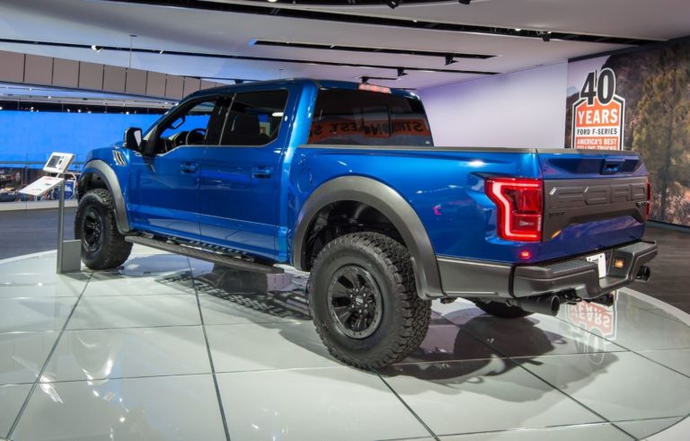 How Do Flareside and Styleside Truck Beds Differ? - In The Garage with ...