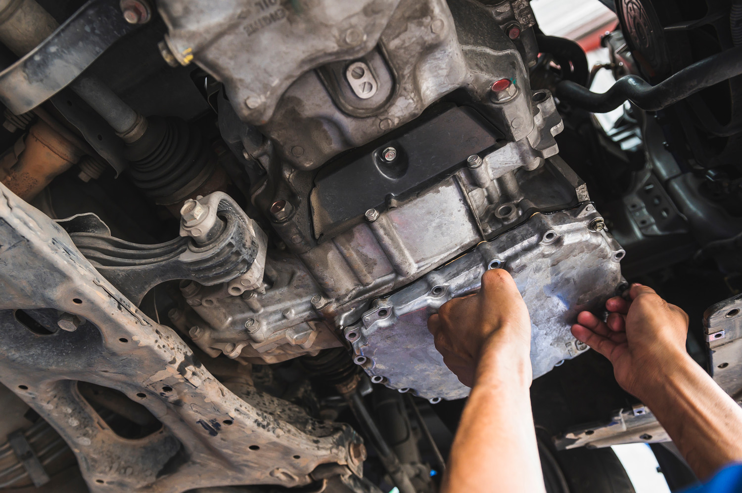 Transmission Pan Guide: Signs of Leak, What to DO, & FAQ - In The ...