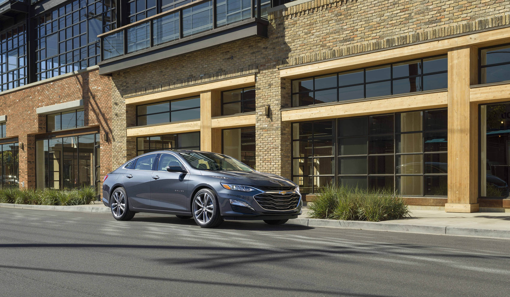 Self-Parking Cars: How They Work, Plus Popular Models - In The Garage ...
