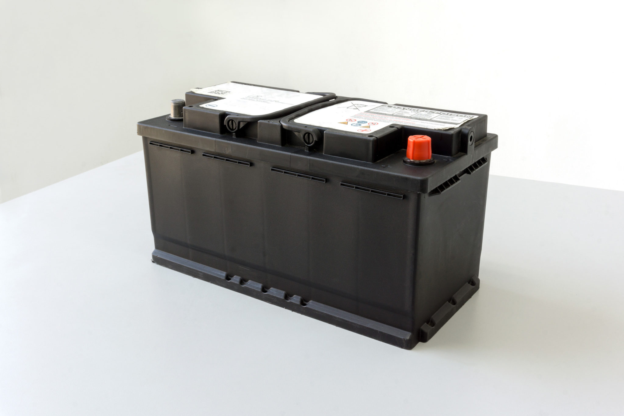 AGM vs. Standard Battery: Which Is Better For Your Car? - In The Garage ...