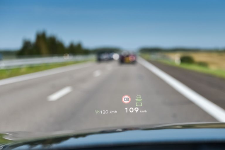 What is a Heads-up Display on a Car? Types, Benefits, and More - In The ...