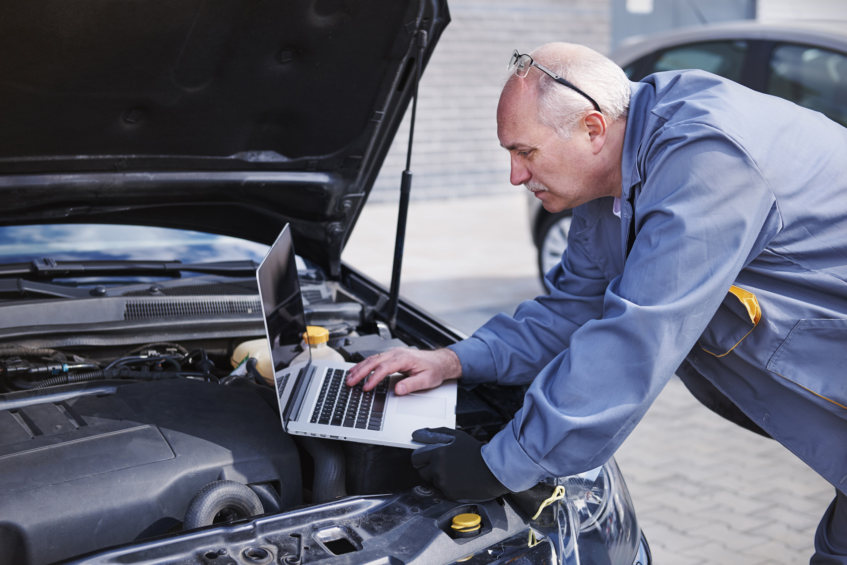 Mobile Mechanics: Average Cost, Services, Plus Tips on Auto Repair - In ...