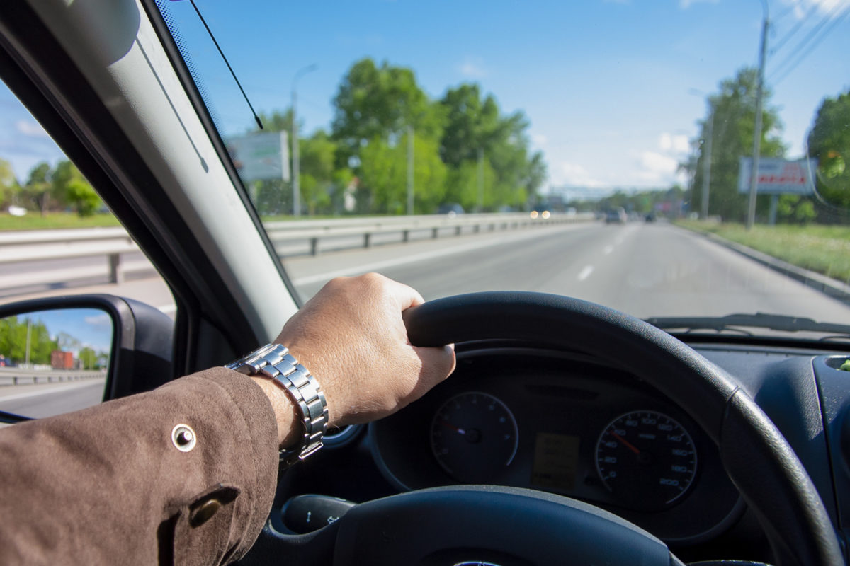 Tips When Driving On A Multilane Street With Two-Way Traffic - In The ...