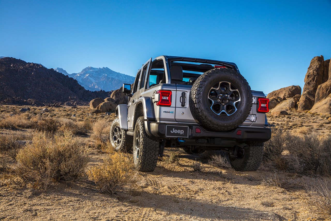 The Wrangler 4xe and Its Electrifying Performance - In The Garage with ...