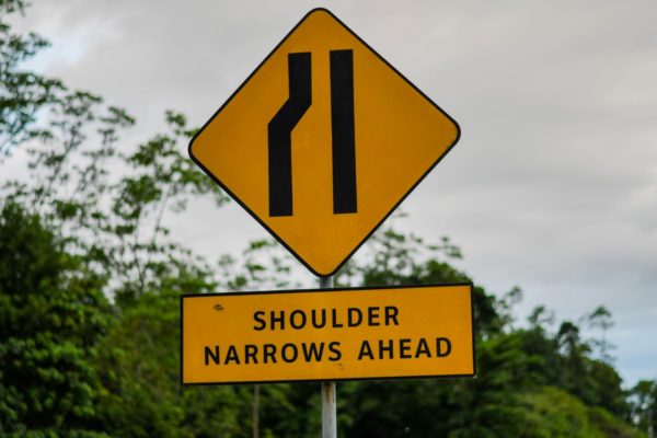 Road Shoulder Signs 101: What They Mean, Common Road Shoulder Signs ...