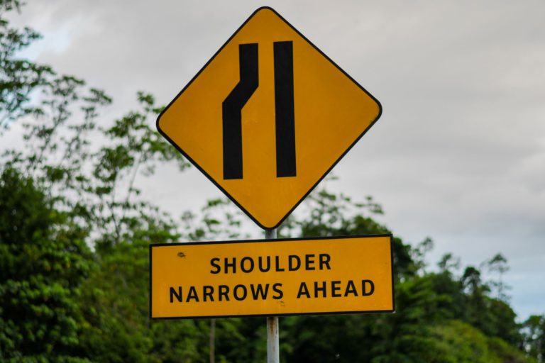 Road Shoulder Signs 101: What They Mean, Common Road Shoulder Signs ...