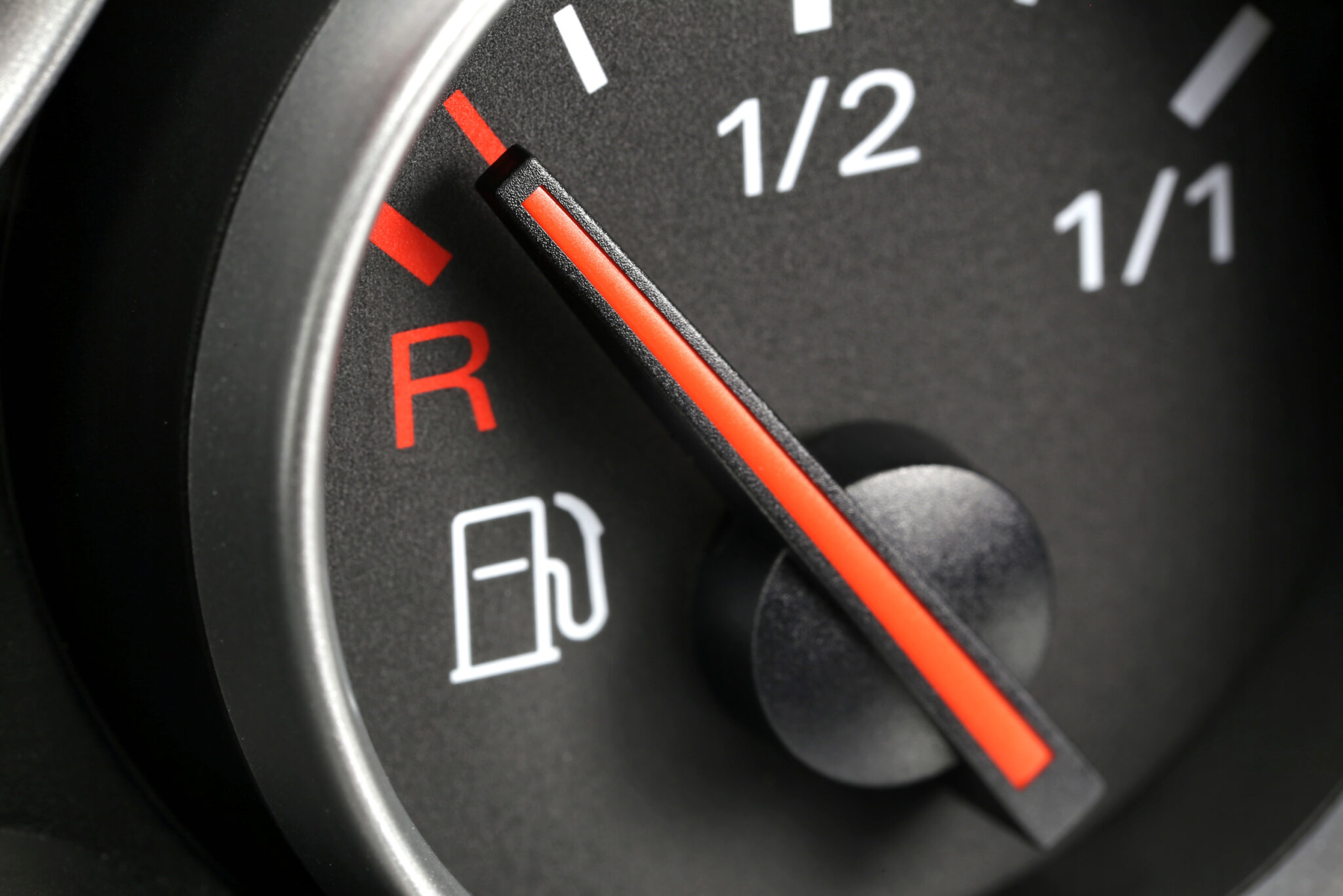 A Crash Course on Fuel Gauge Operation - In The Garage with CarParts.com
