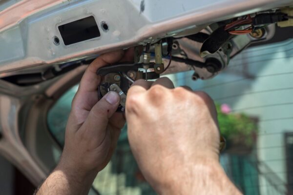 Common Causes and Symptoms of a Faulty Trunk Lock Actuator - In The ...