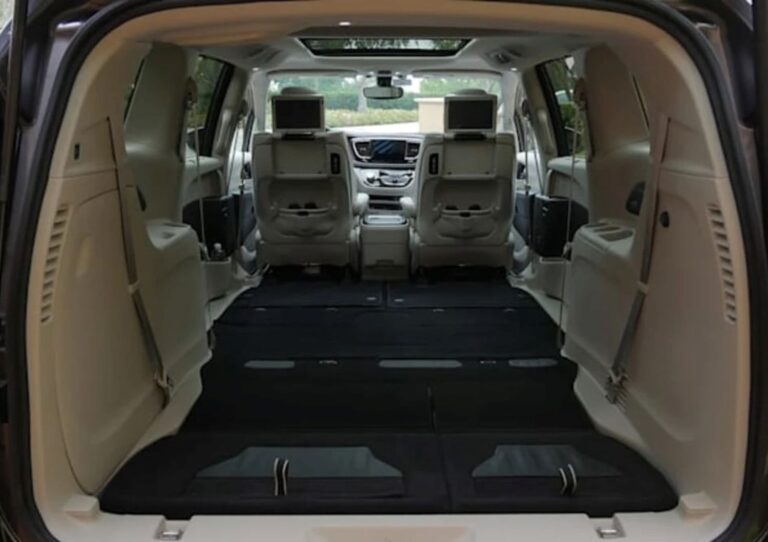 Your Guide to Stow-and-Go Minivan Seats - In The Garage with CarParts.com