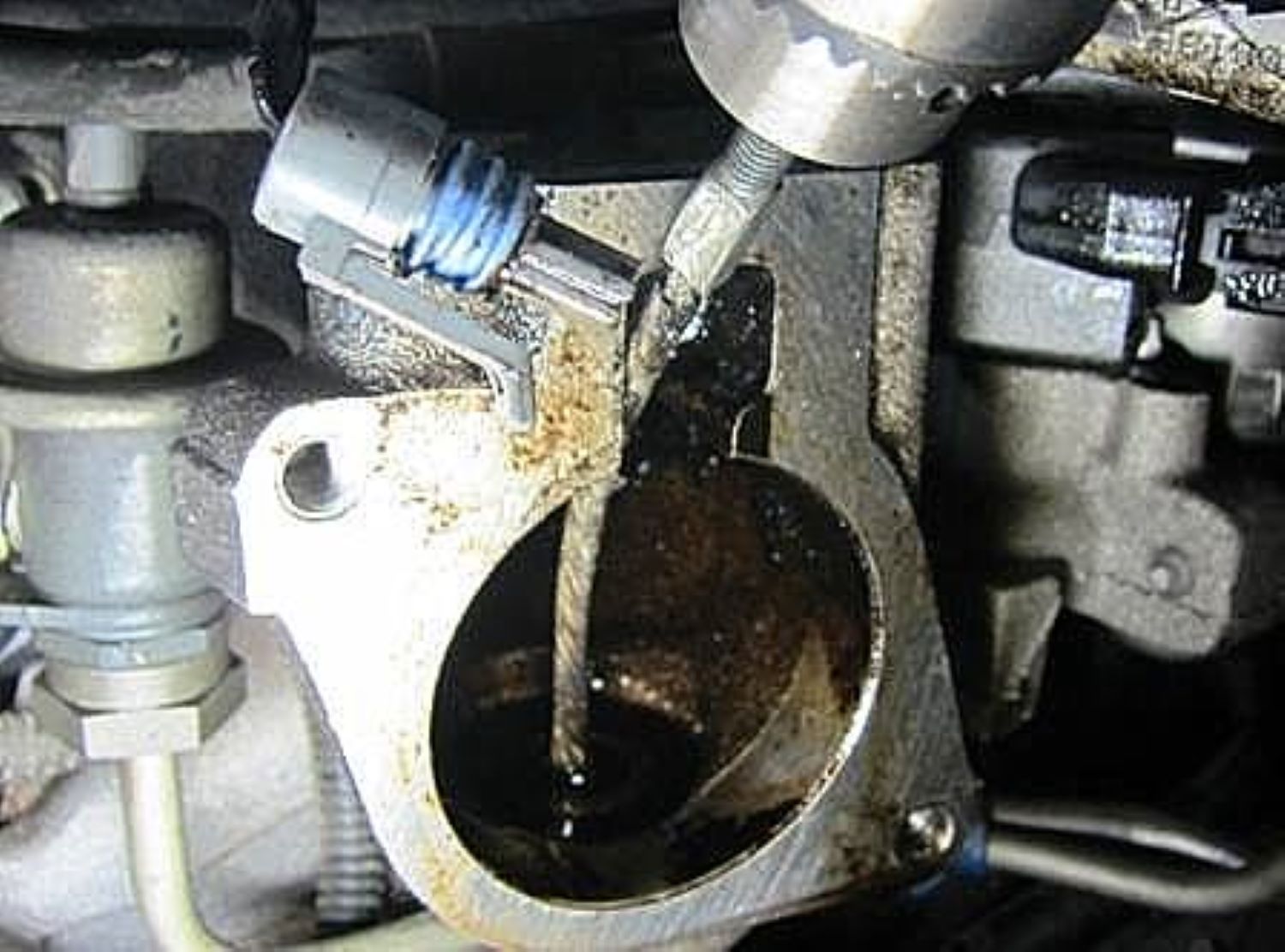 EGR Tube: What Is It and When to Clean or Replace It - In The Garage ...