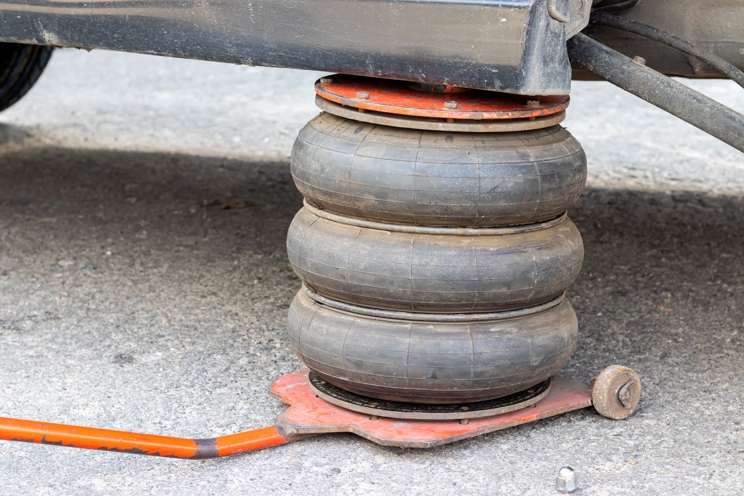 Your Guide to the Types of Car Jacks and Stands - In The Garage with ...