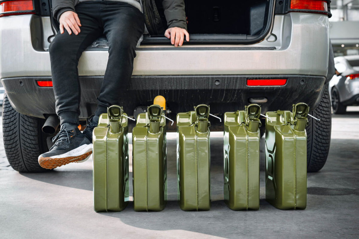 How and When Should You Drain Your Gas Tank? - In The Garage with ...