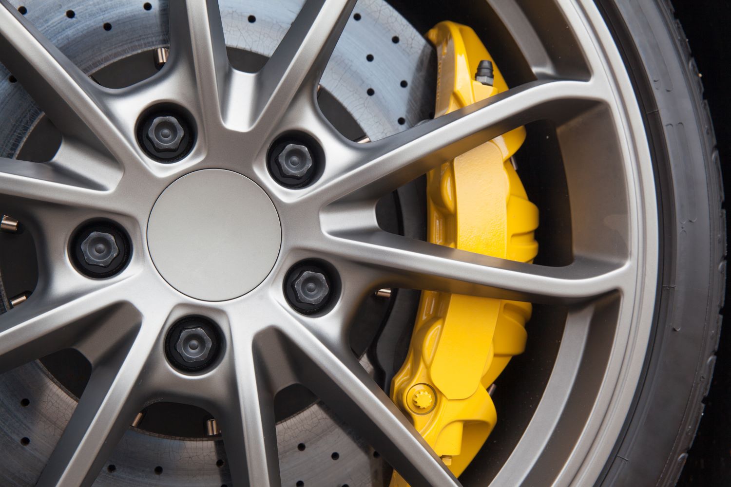 The Pros and Cons of Different Types of Wheels - In The Garage with ...