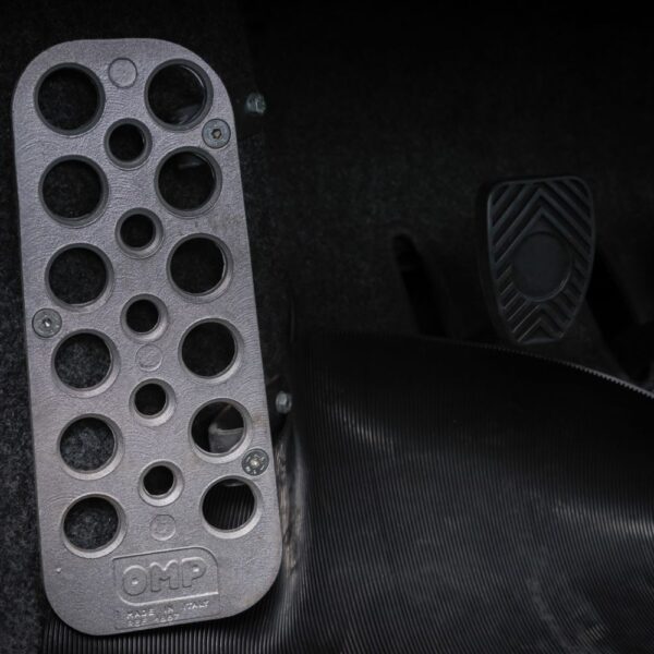 Car Pedal Extenders: How They Work, Who Needs Them, and Pros and Cons ...