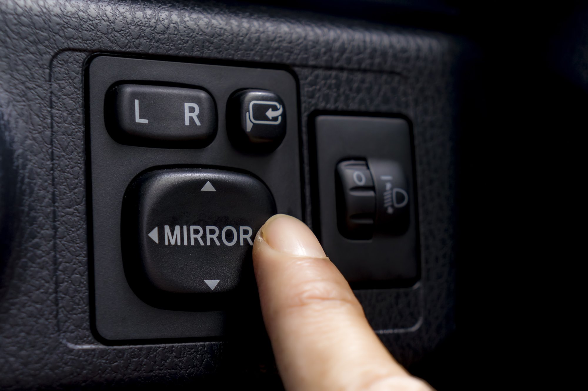 Common Electric Mirror Malfunctions and How to Fix Them - In The Garage ...