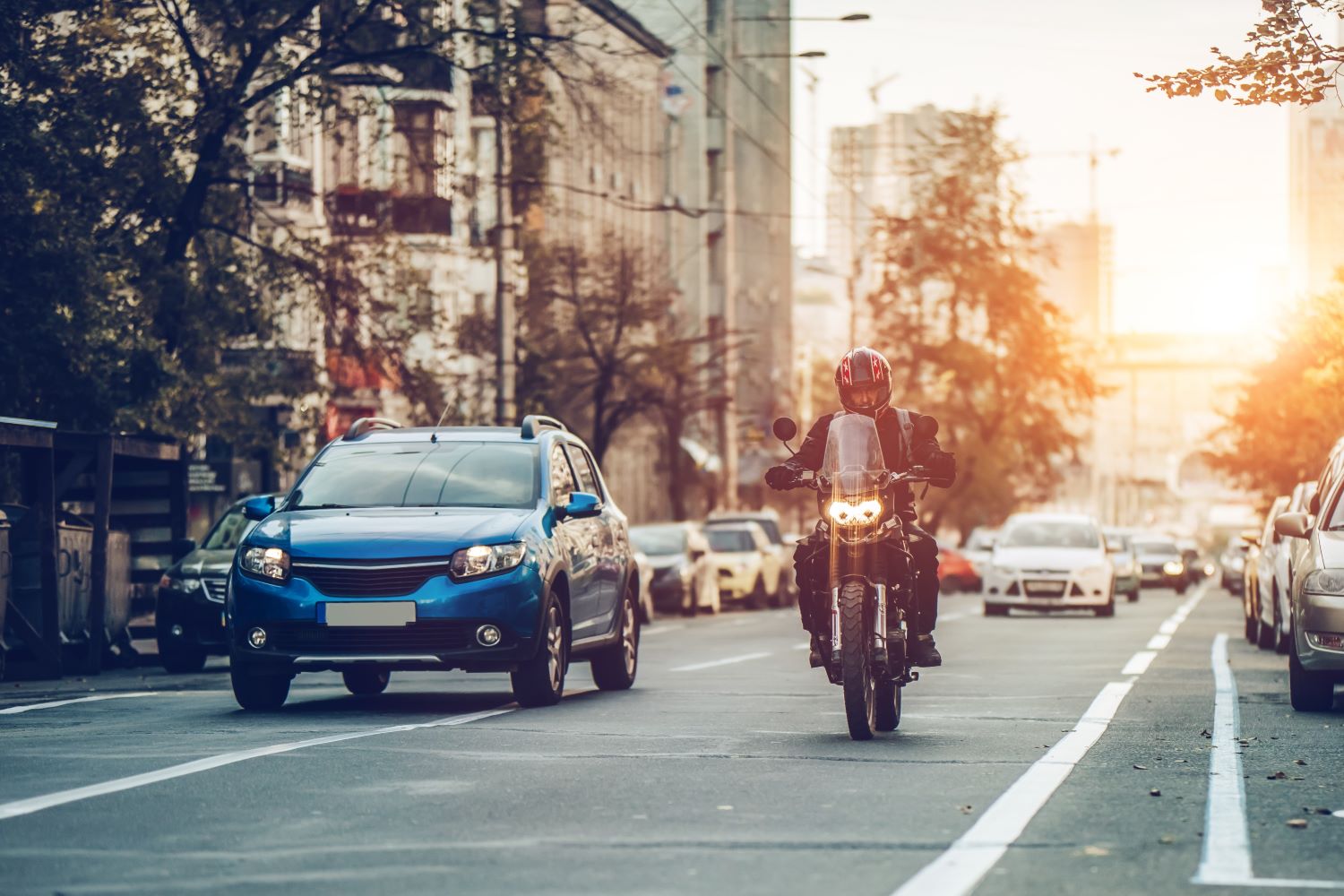 Helpful Tips on How To Share the Road With Motorcycles - In The Garage ...