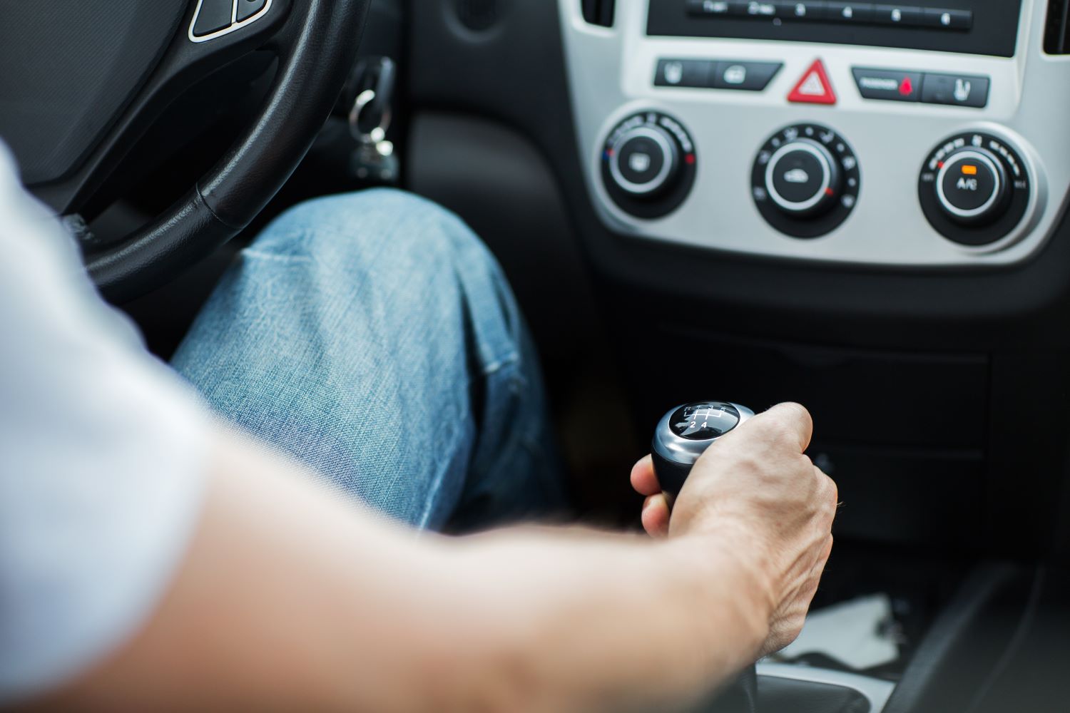 A Quick Guide on How To Drive a Stick Shift in Heavy Traffic - In The ...