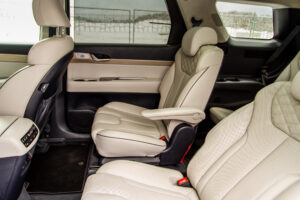 What Are Captain Seats? Advantages, Disadvantages, and More - In The ...