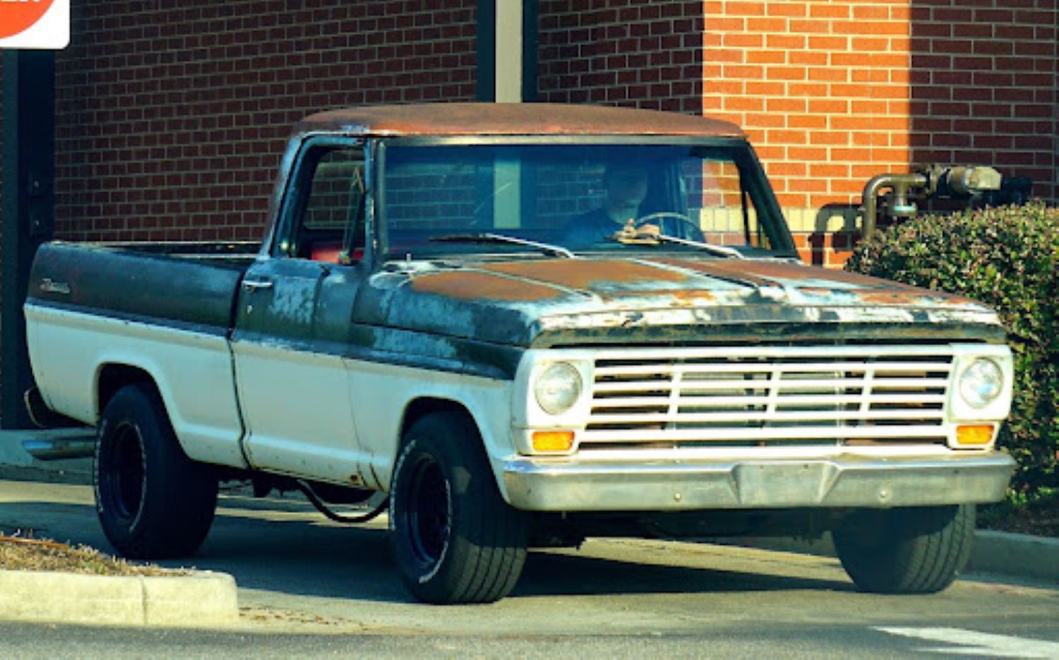 What’s an OBS Truck? Plus Examples, Pros, and Cons - In The Garage with ...