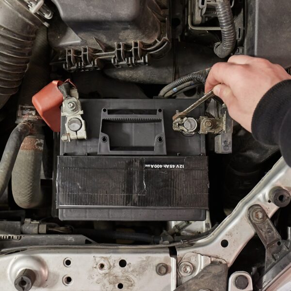 What Happens When You Connect a Car Battery Backwards? - In The Garage ...
