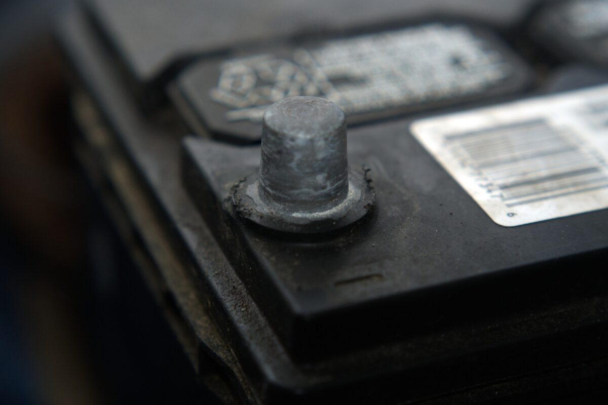 Here's Why You Need to Disconnect the Negative Battery Terminal When ...