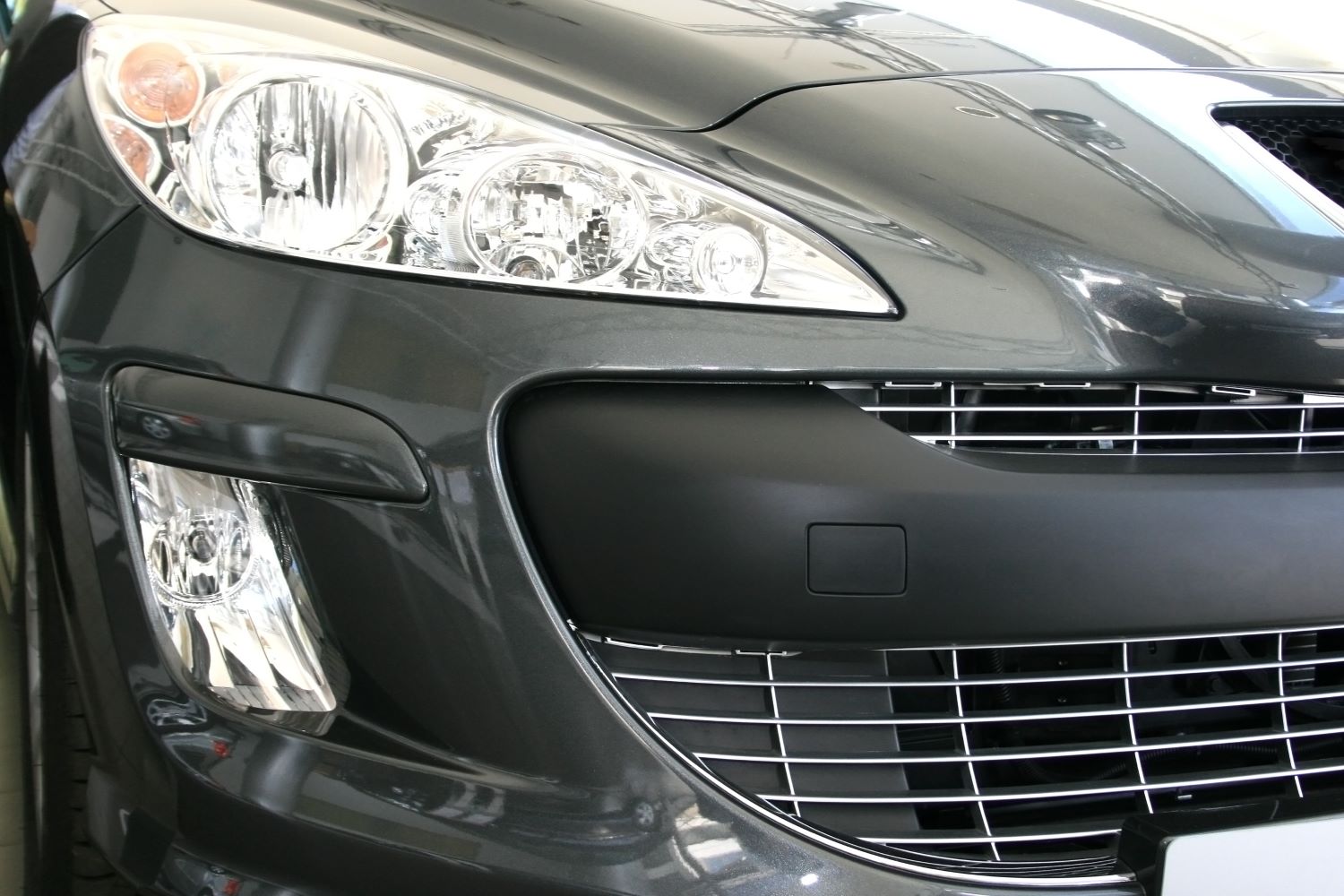 How To Restore Black Trim on Your Car - In The Garage with CarParts.com