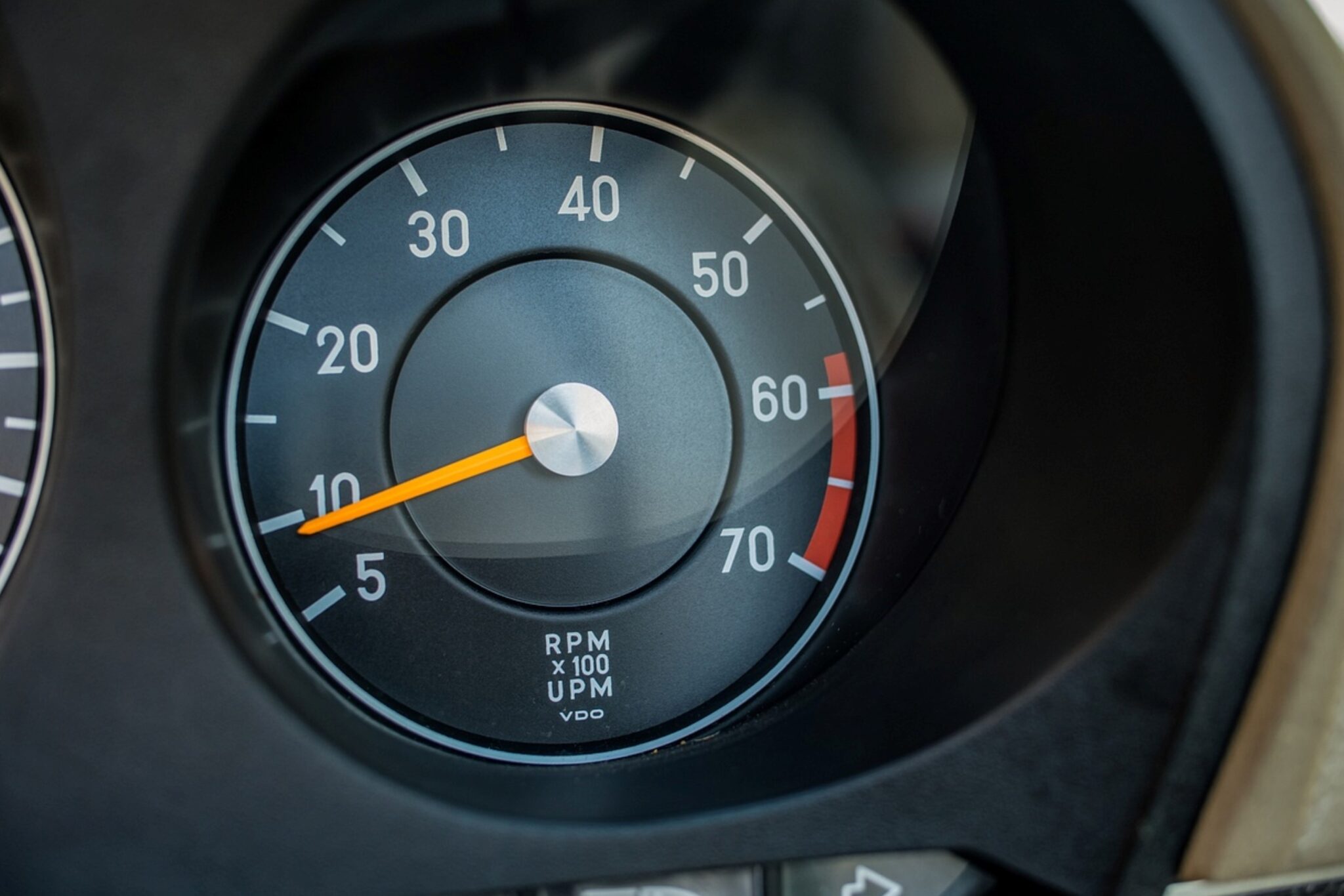 What Is the Redline of an Engine and Why Is It Bad for Your Vehicle ...