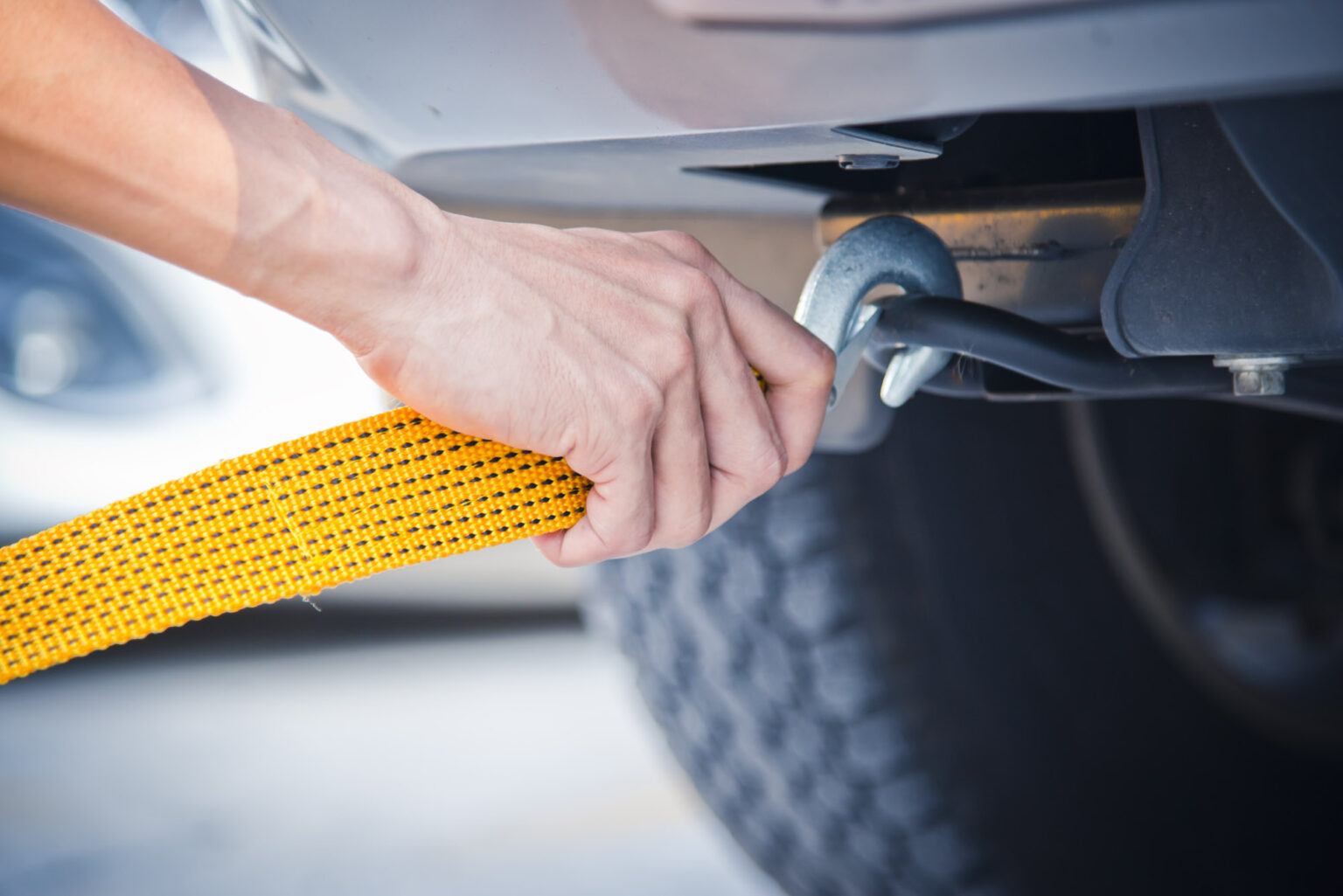 What Are Towing Straps and How To Use Them - In The Garage with ...