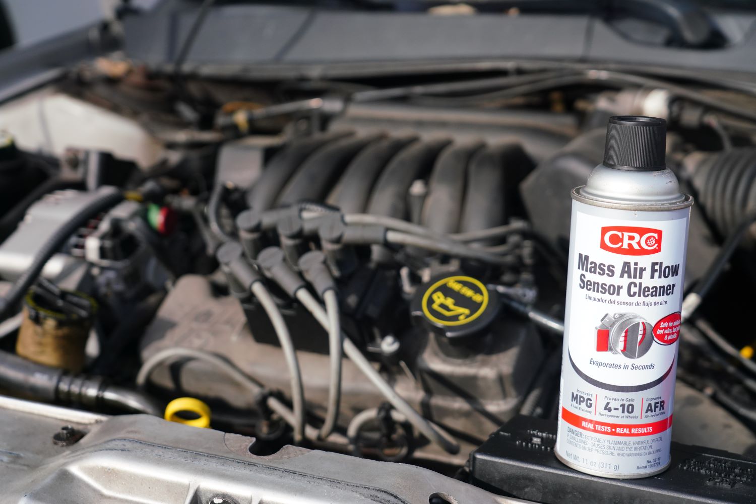 Tips on How To Use a Mass Air Flow Sensor Cleaner - In The Garage with ...