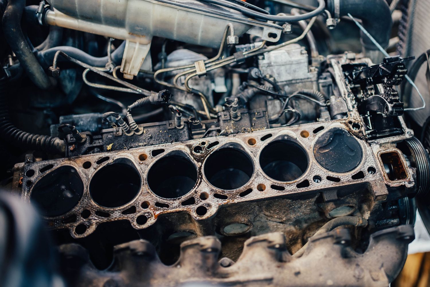 What’s the Better Engine: V6 Or Inline-6? - In The Garage with CarParts.com