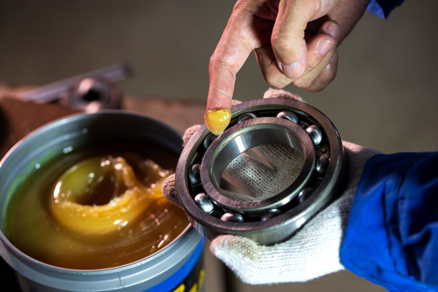 Tips on How to Grease Trailer Wheel Bearings - In The Garage with ...