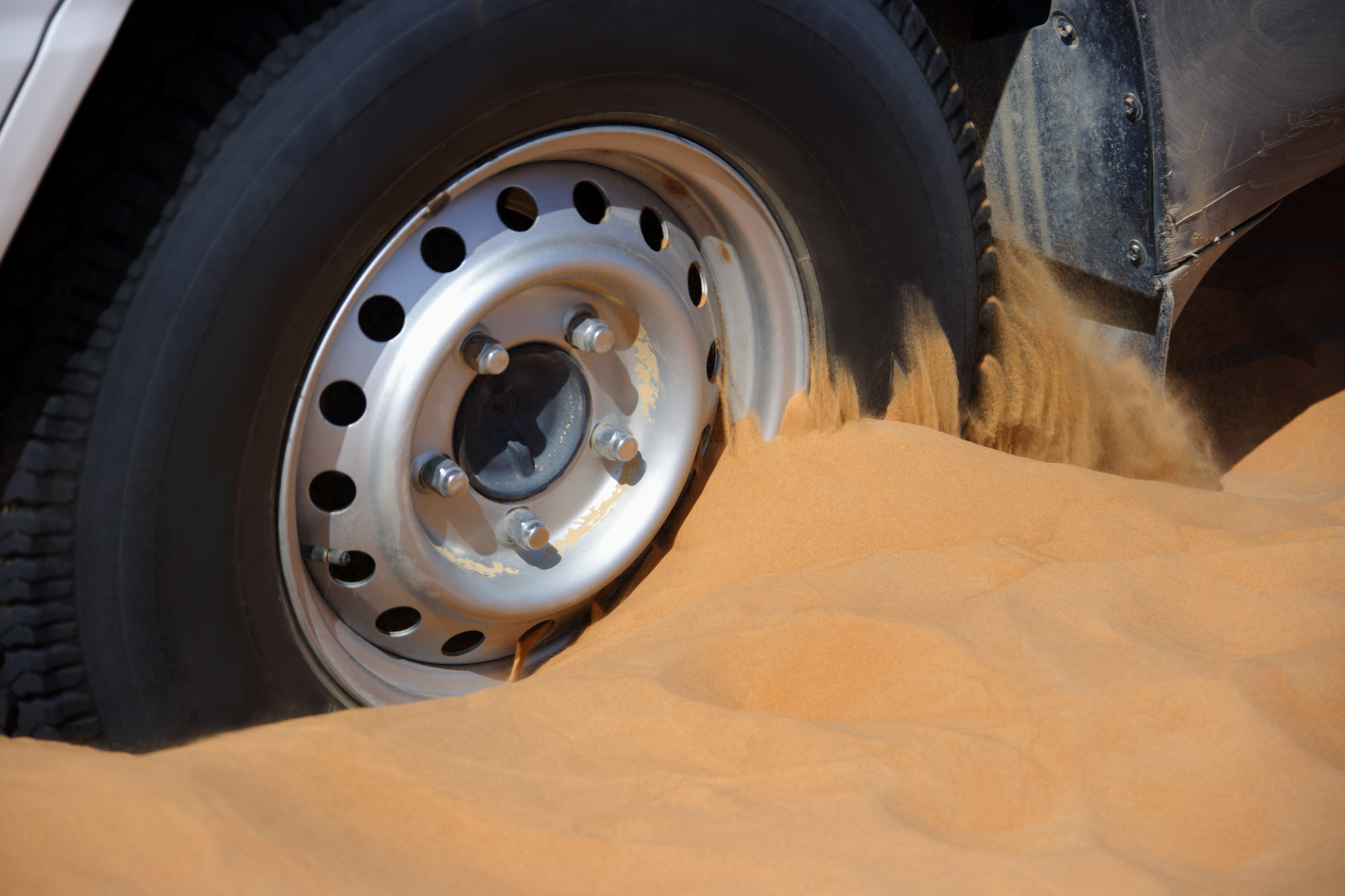 What to Do if Your Vehicle Gets Stuck in the Desert - In The Garage ...
