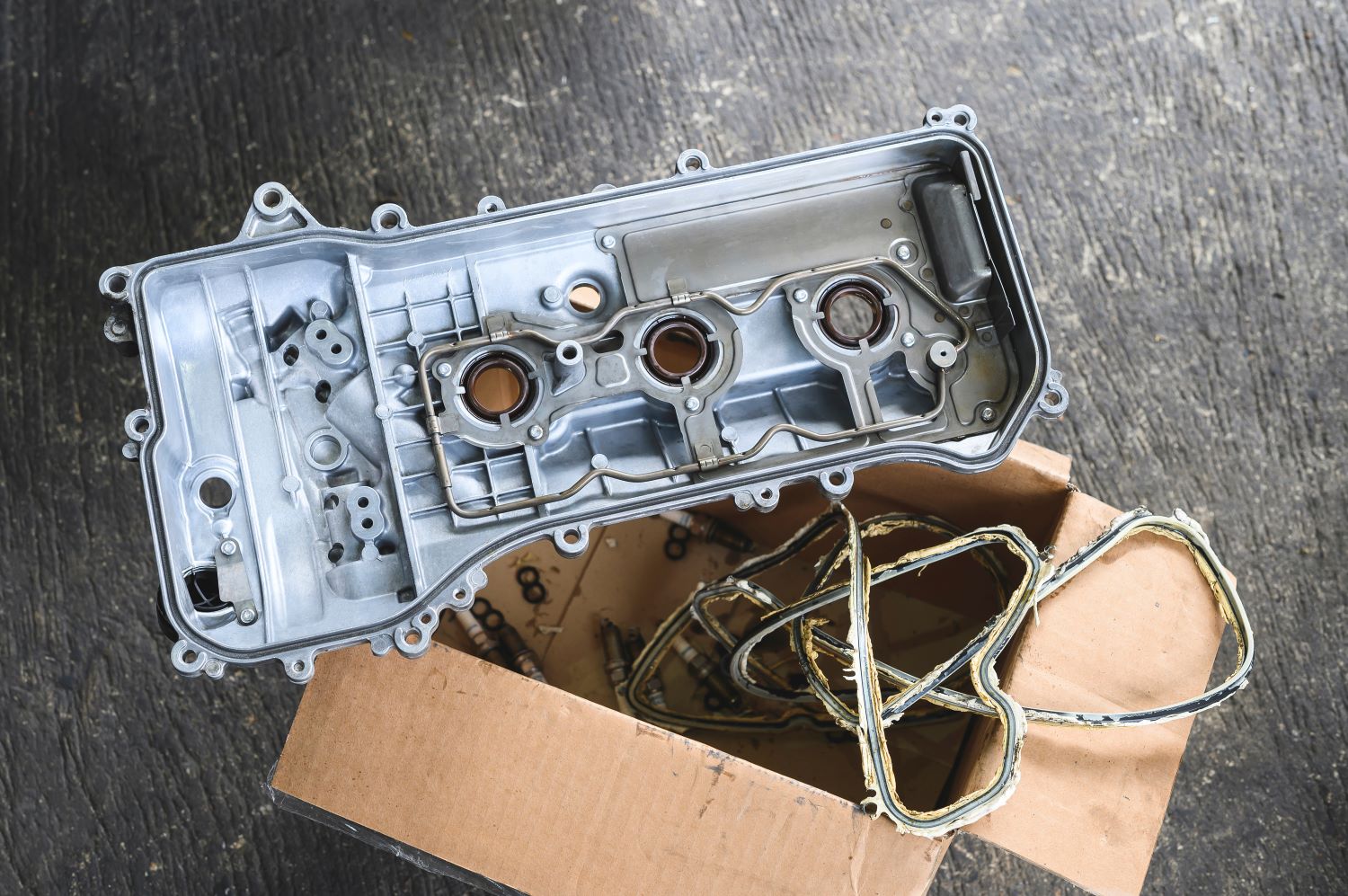 How Much Does It Cost to Replace a Bad Valve Cover Gasket? - In The ...