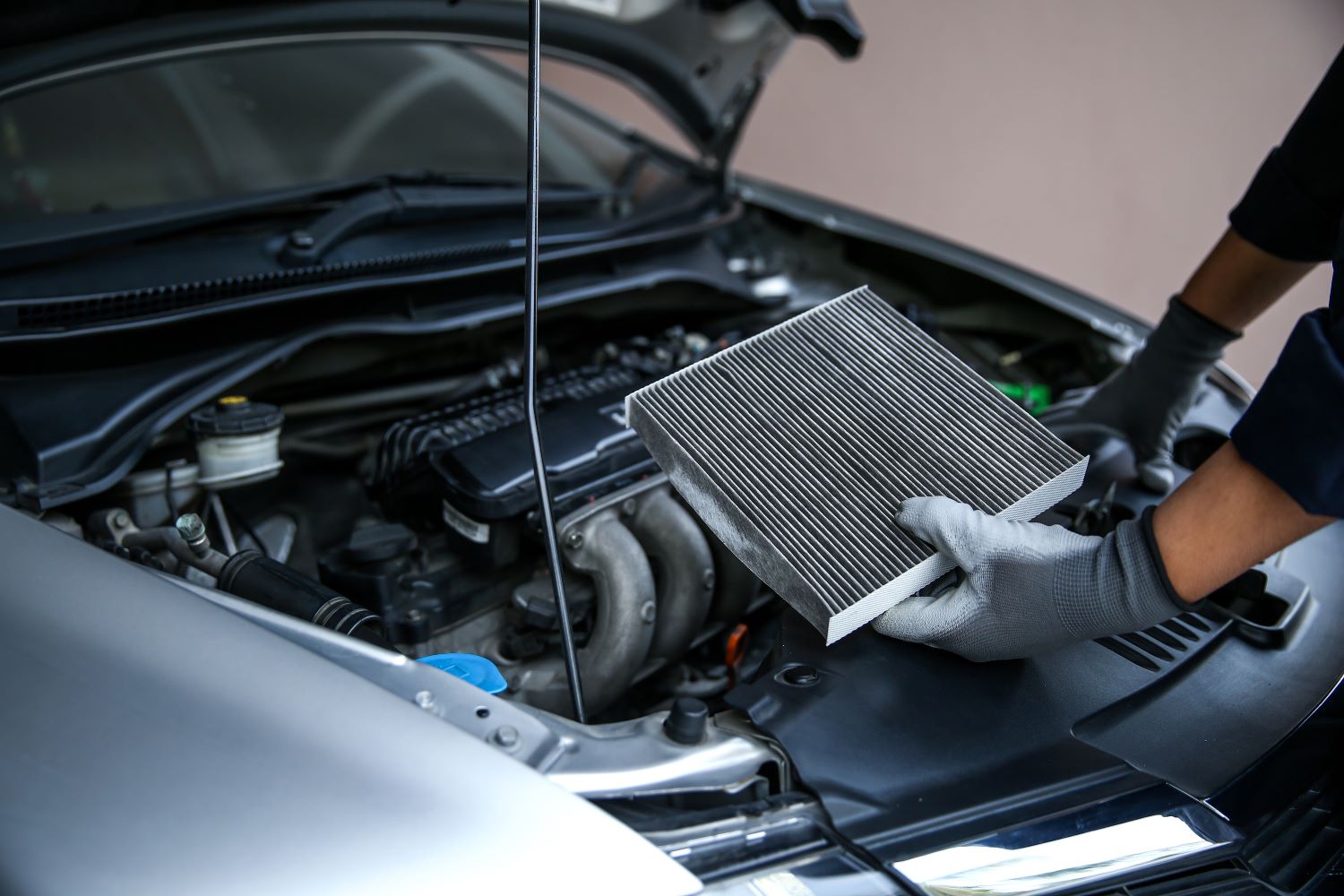 Bad Engine Air Filter Symptoms and Replacement Tips - In The Garage ...