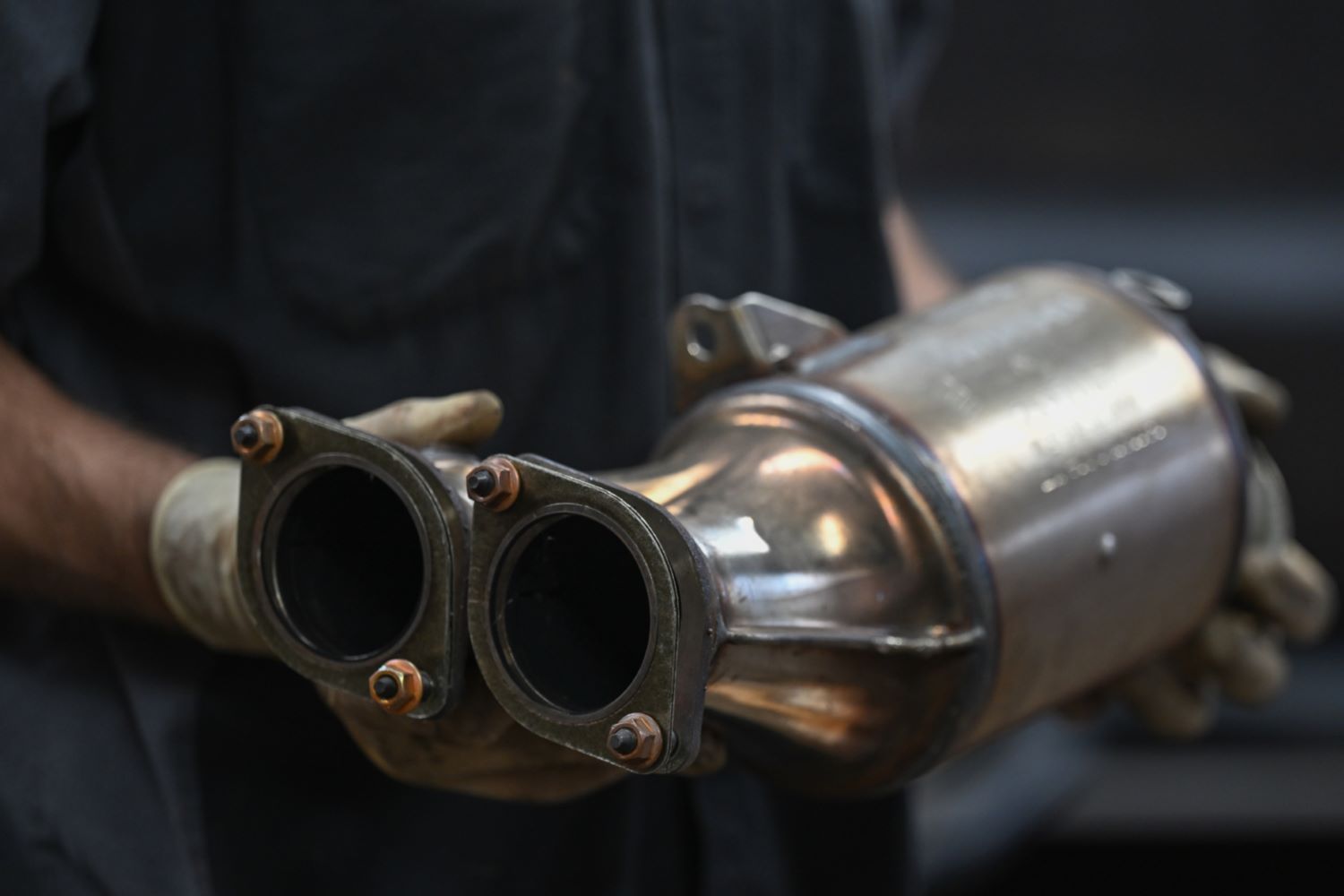 What Does a Catalytic Converter Look Like On a Car? - In The Garage ...