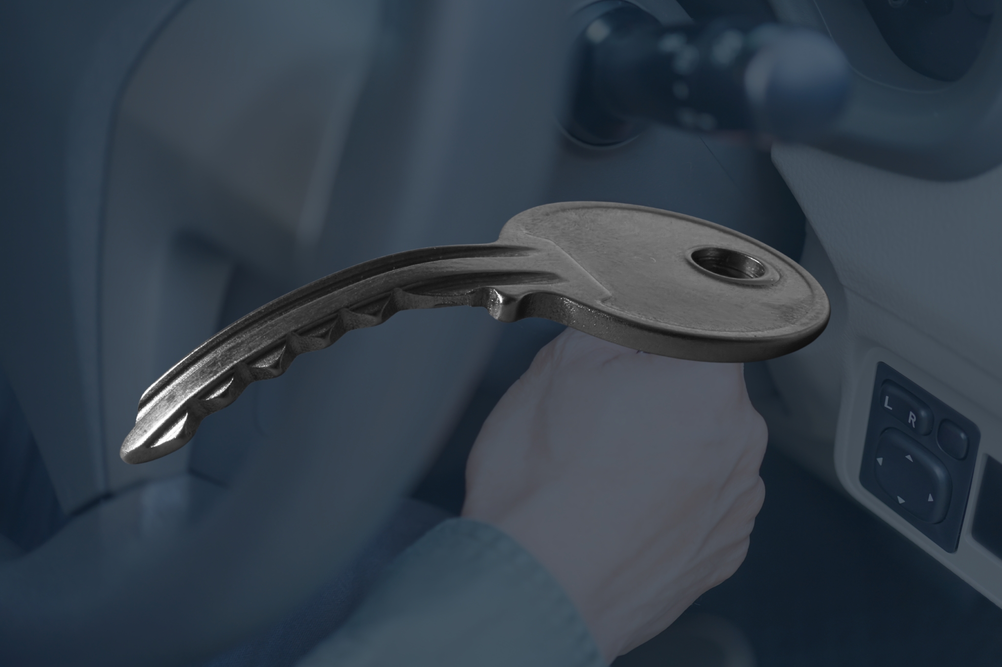 What Should You Do If Your Car Key Is Bent? - In The Garage with ...