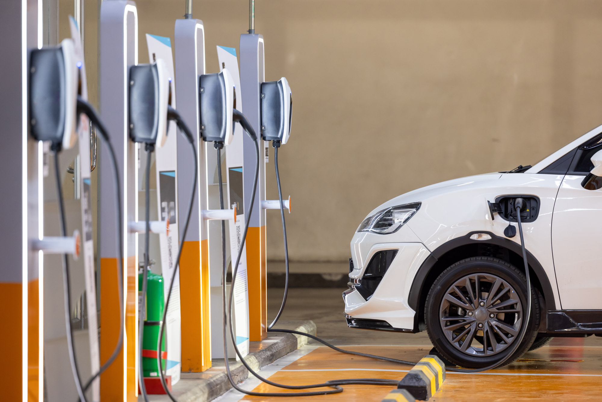 What’s the Fastest Electric Car In Terms of Charging? - In The Garage ...