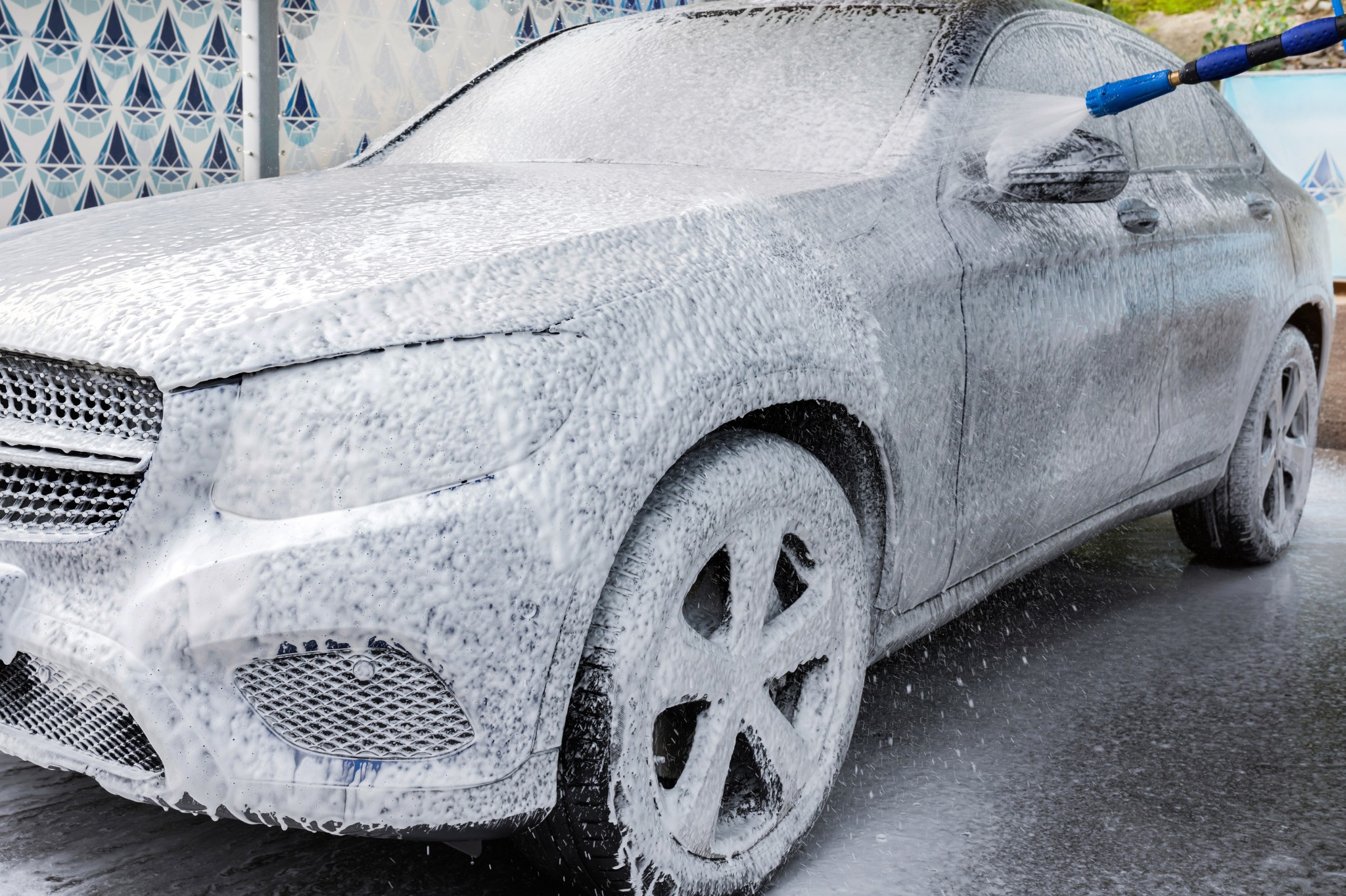 Tips for Cleaning Your Car With a Foam Cleaner - In The Garage with ...
