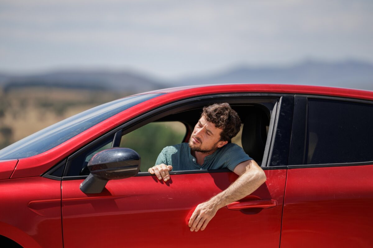 What to Do and Who to Call If Your Car Breaks Down on the Highway - In ...